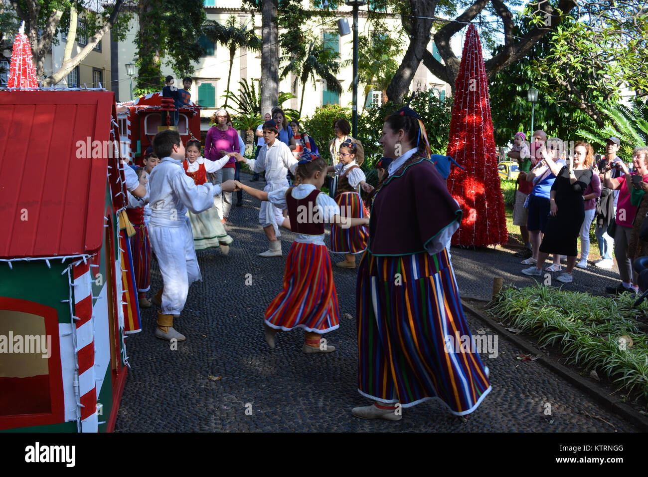 Traditional madeiran dancing hi-res stock photography and images - Alamy