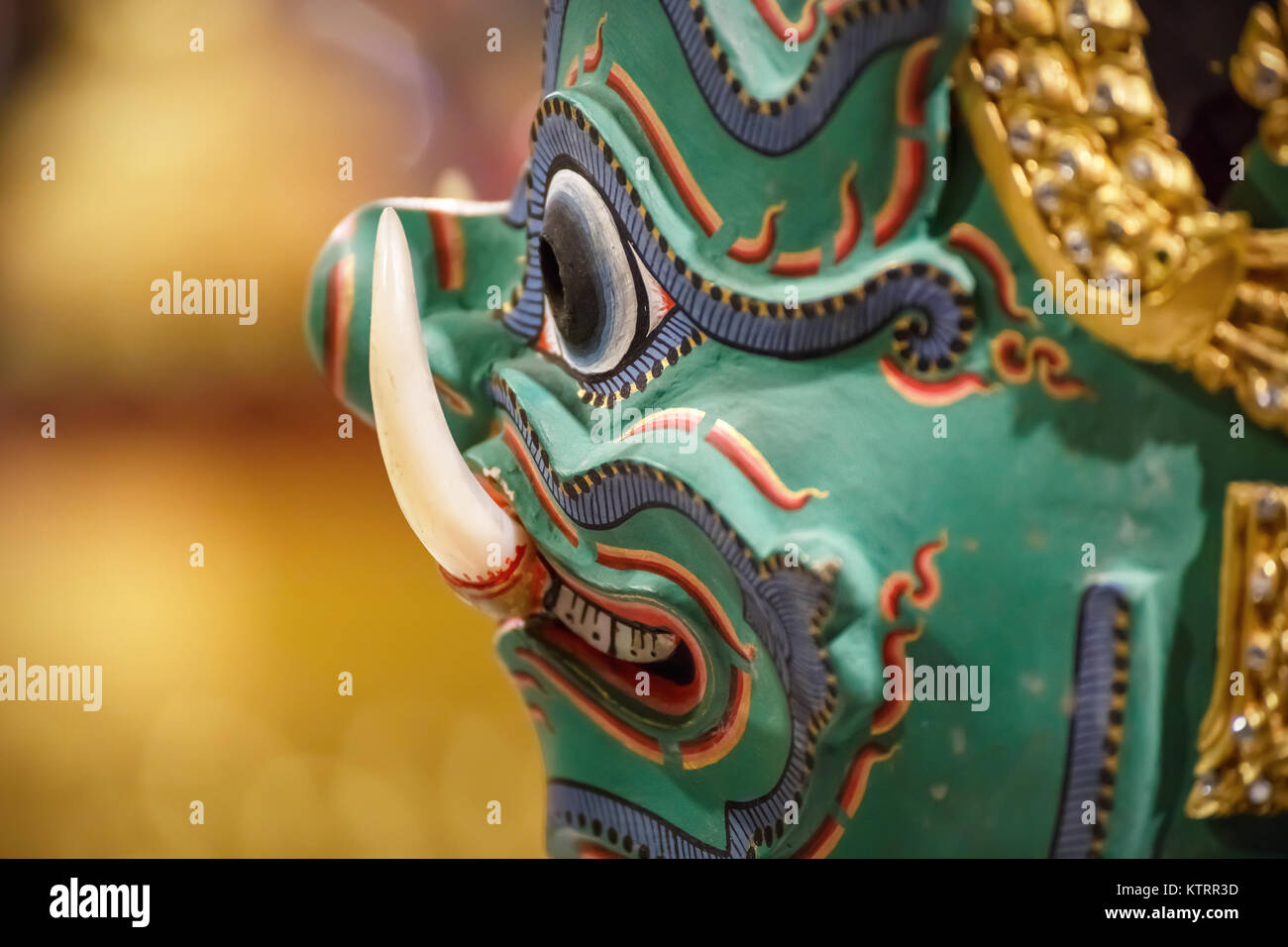 Yak mask hi-res stock photography and images - Alamy