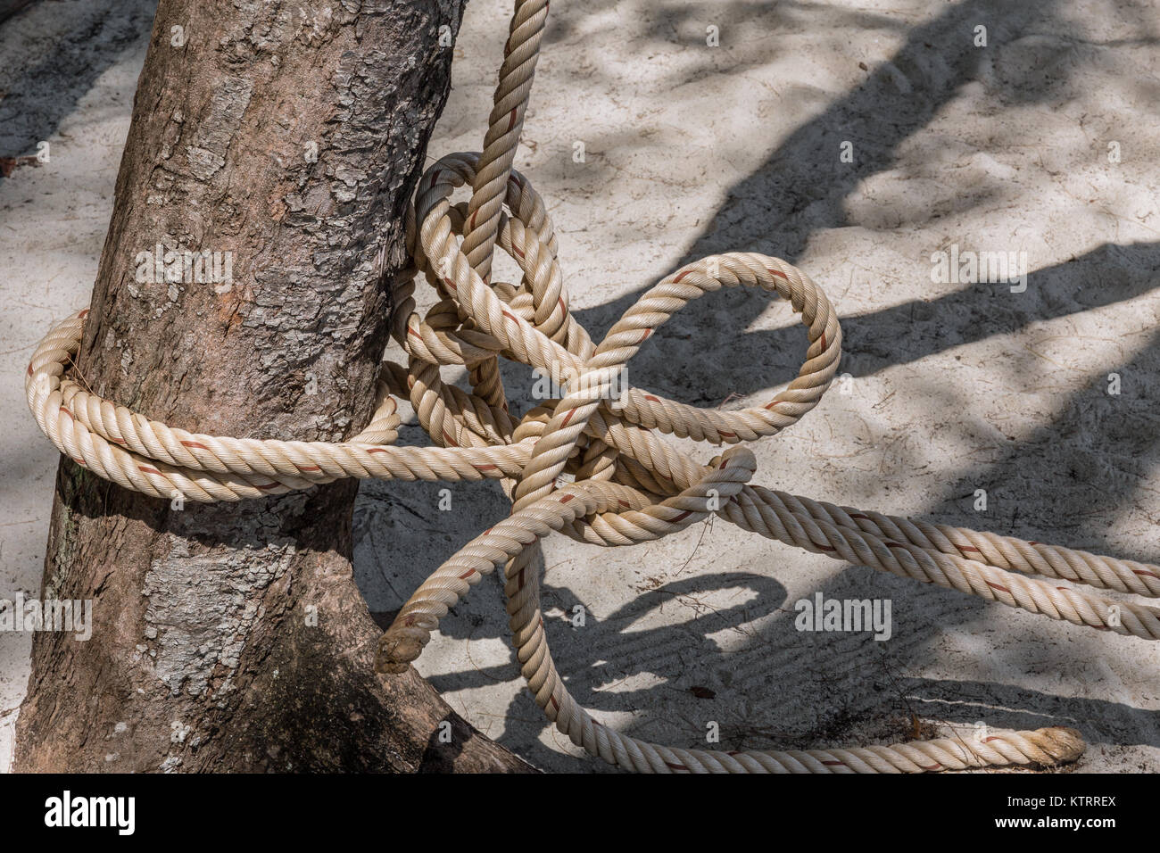 Rope tie from fishing hi-res stock photography and images - Alamy