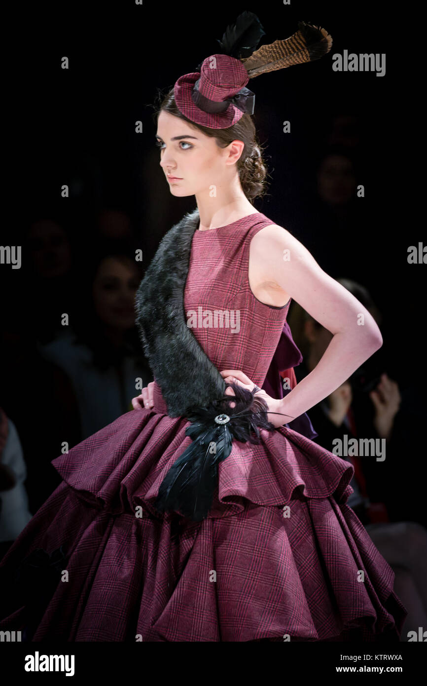 TORONTO, CANADA - APRIL 22, 2015: MODELS AT FASHION ART TORONTO Stock ...