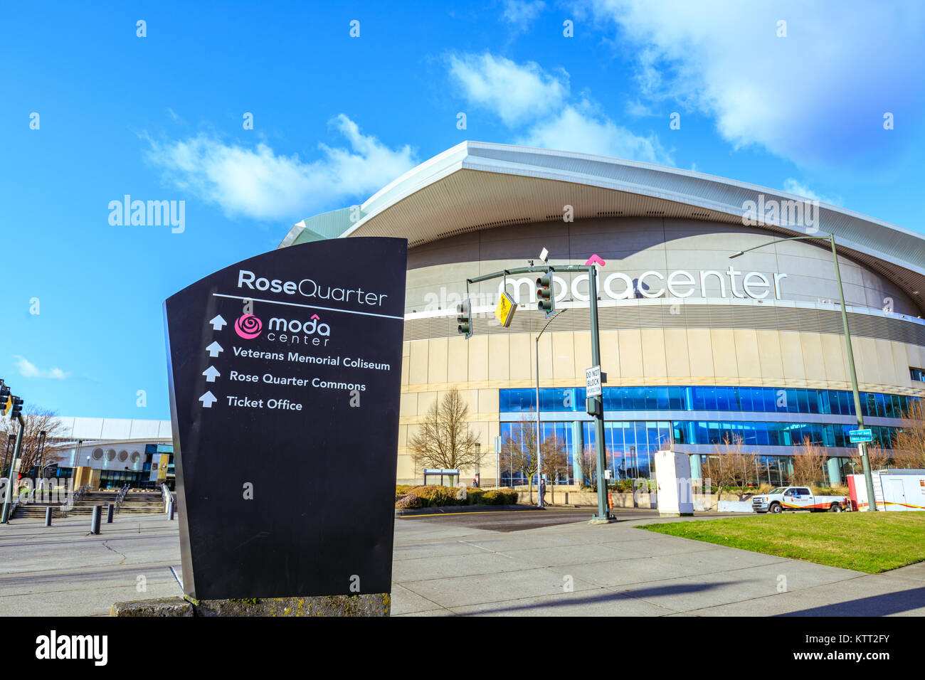 Moda center arena hi-res stock photography and images - Alamy