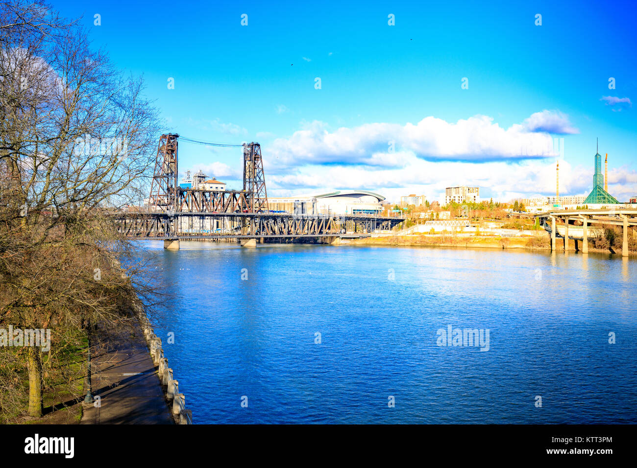 Steel bridge across Willamette river in Portland, Oregon Stock Photo ...