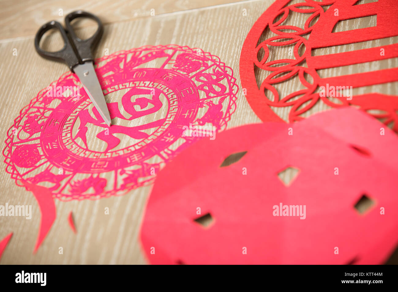 Chinese traditional paper cutting Stock Photo - Alamy