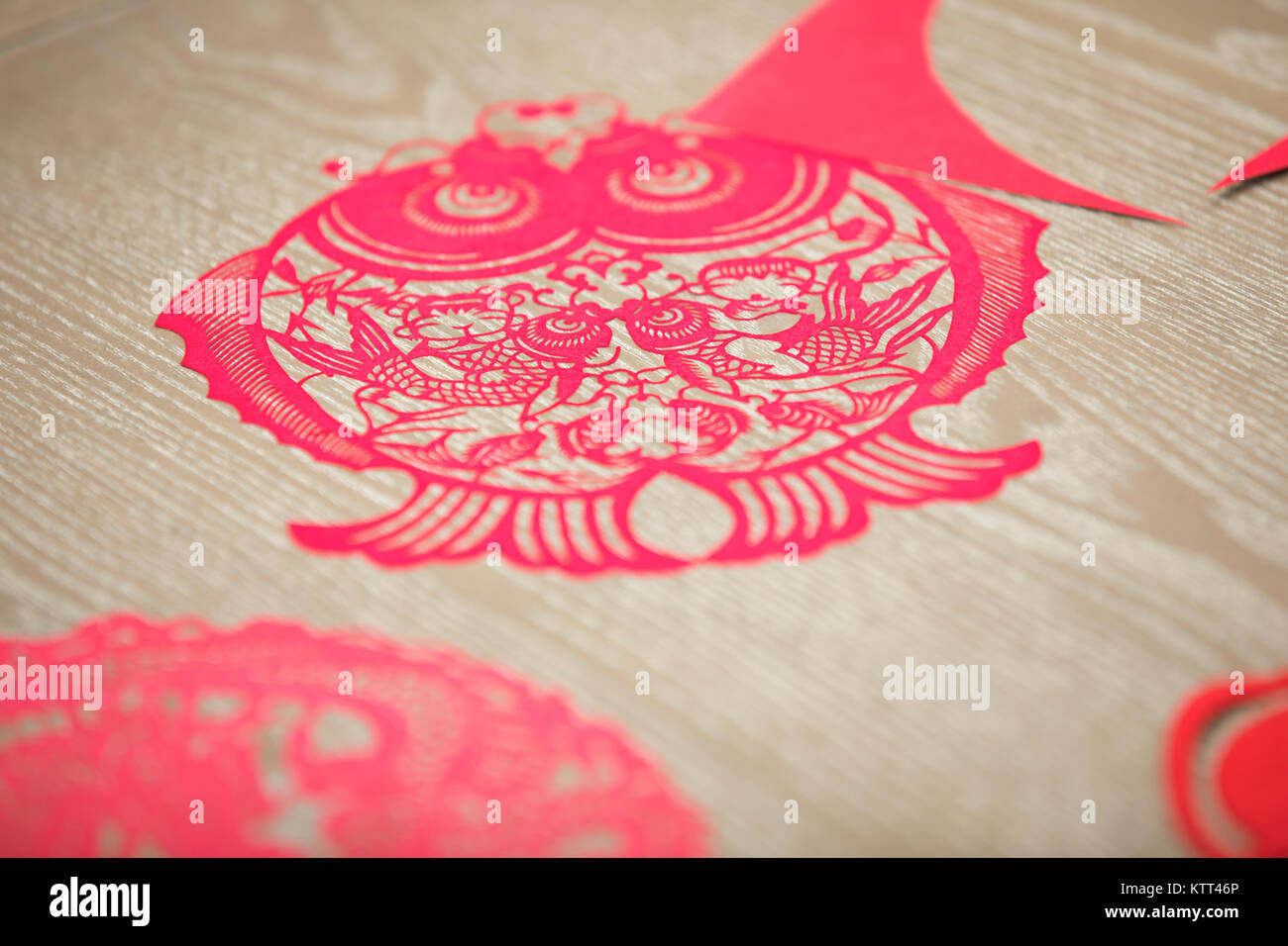 Chinese traditional paper cutting Stock Photo - Alamy