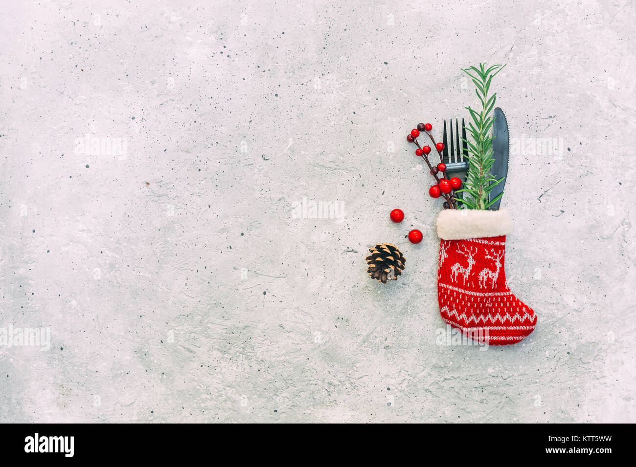 Festive Christmas place setting and decorations Stock Photo - Alamy