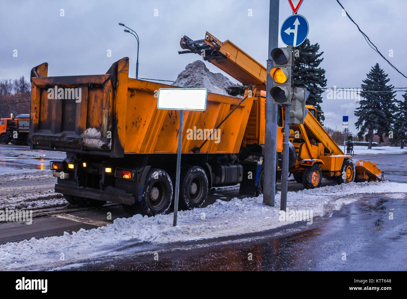 Container truck russia snow hi-res stock photography and images - Alamy