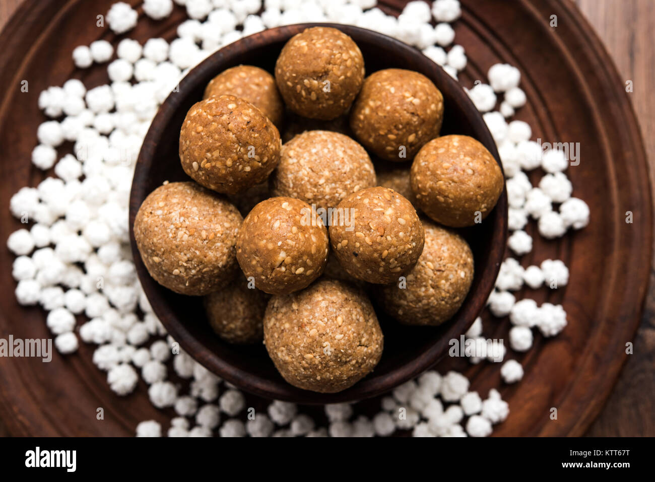 Tilgul or Til Gul with haldi Kumkum and halwa/chiranji or sugar balls ...