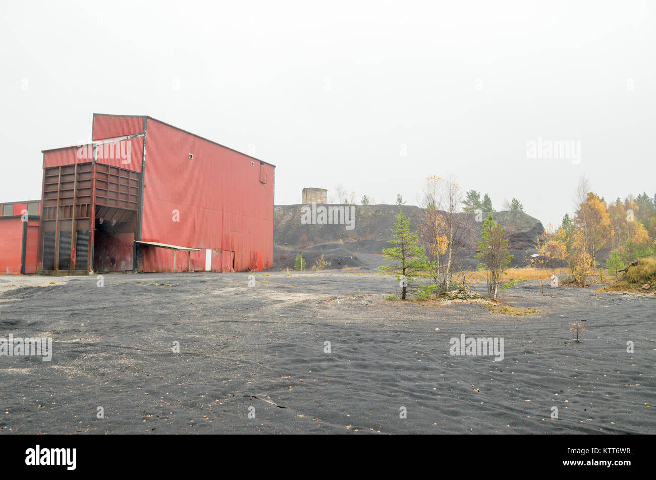 Slag pile hi-res stock photography and images - Alamy