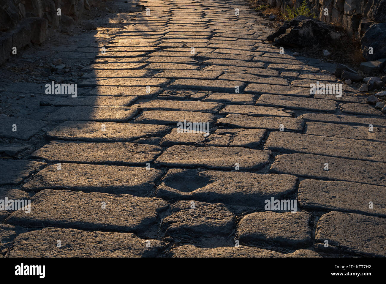 Basalt slabs by the sea hi-res stock photography and images - Alamy