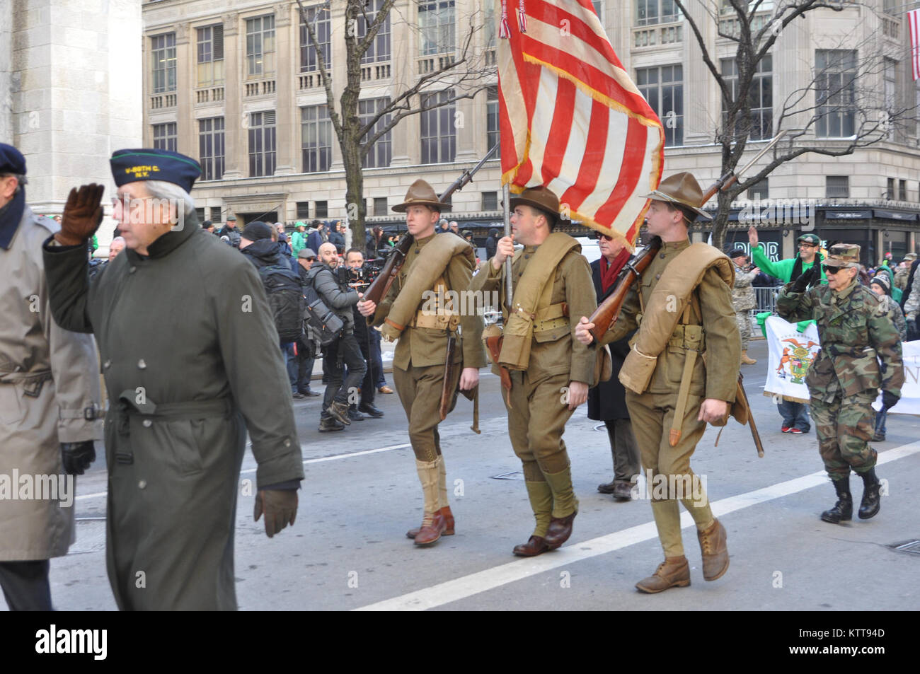 165th infantry parade hi-res stock photography and images - Alamy