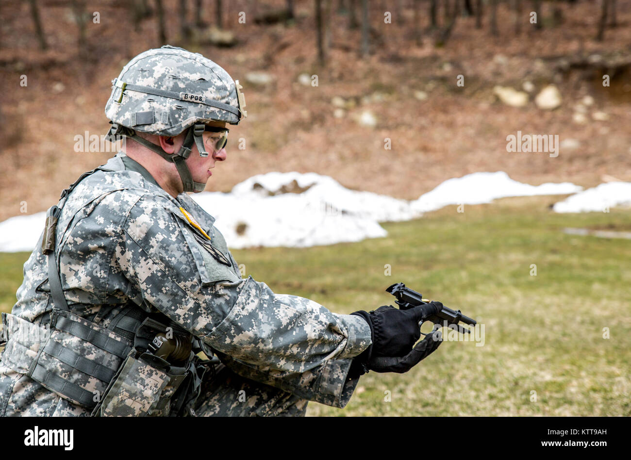 A Soldier qualifies for the German Armed Forces Proficiency Badge with ...
