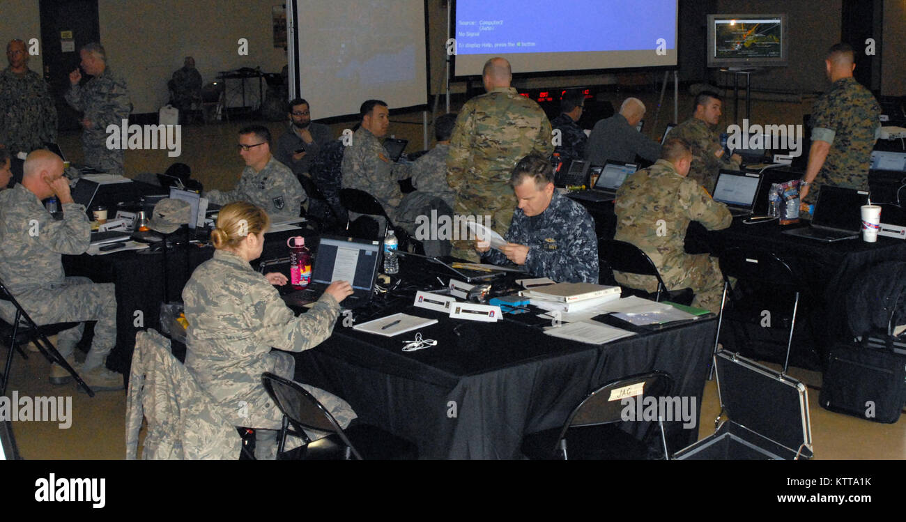 Emergency response planning skills hi-res stock photography and images ...