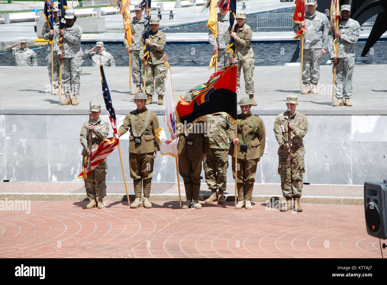 Soldiers of the New York Army National Guard's 42nd Infantry Division ...