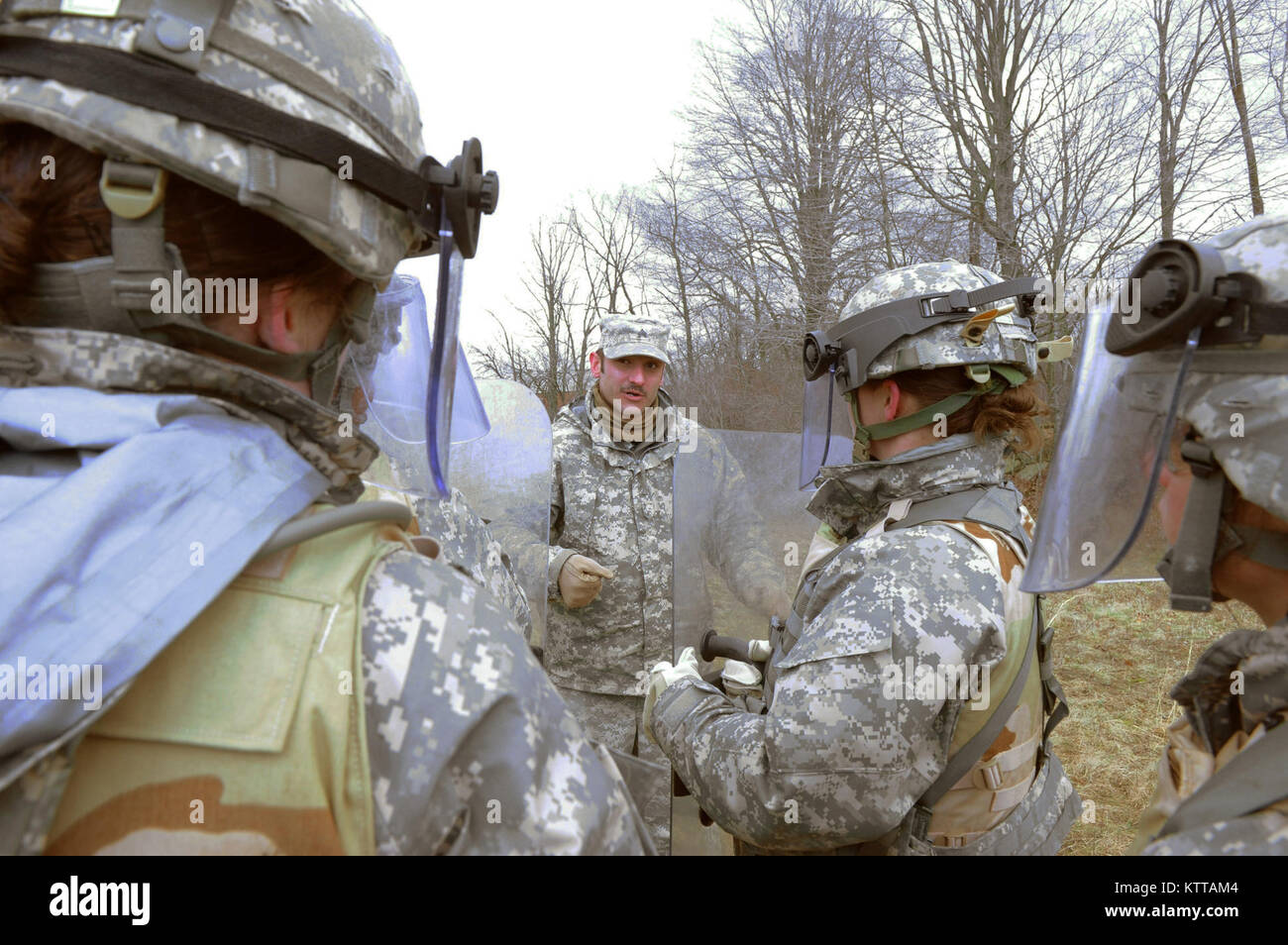 Soldiers of the Headquarters and Headquarters Company 37th Infantry ...