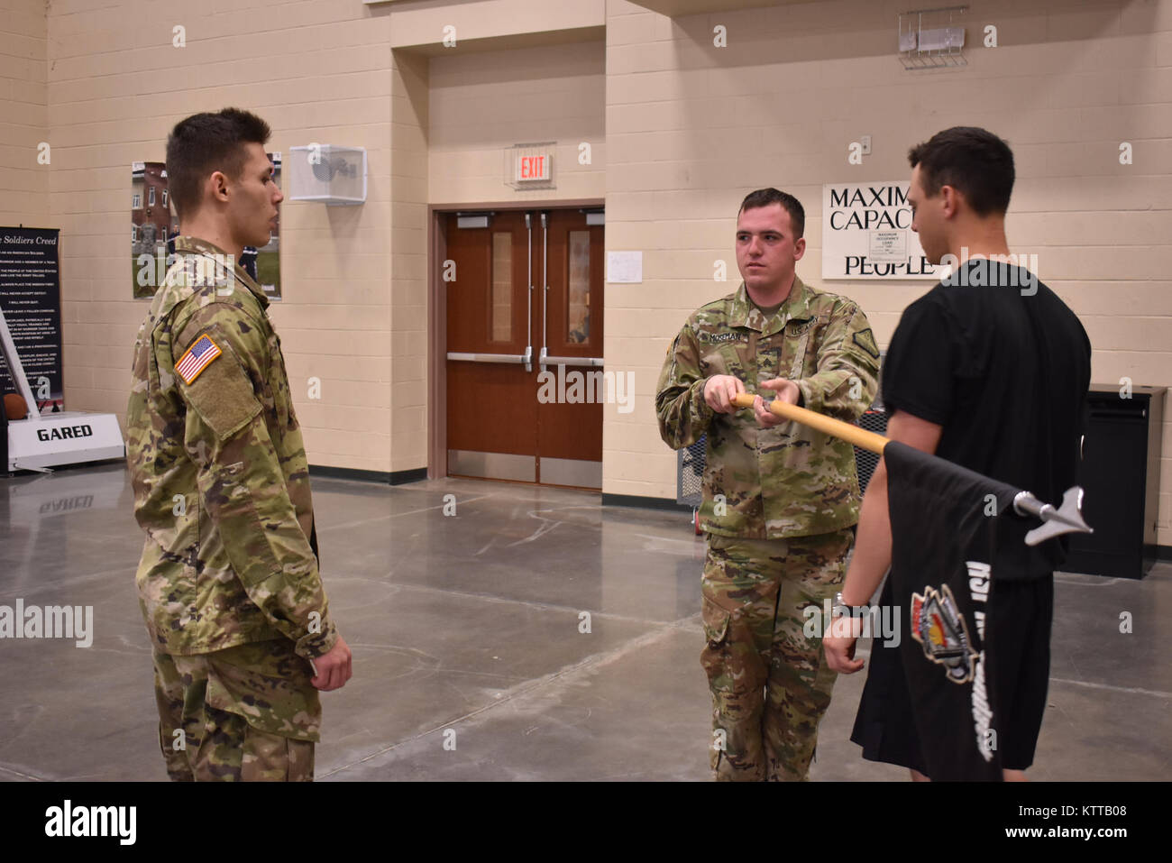 U.S. Army National Guard soldiers, cadre and trainees of Bravo Company ...