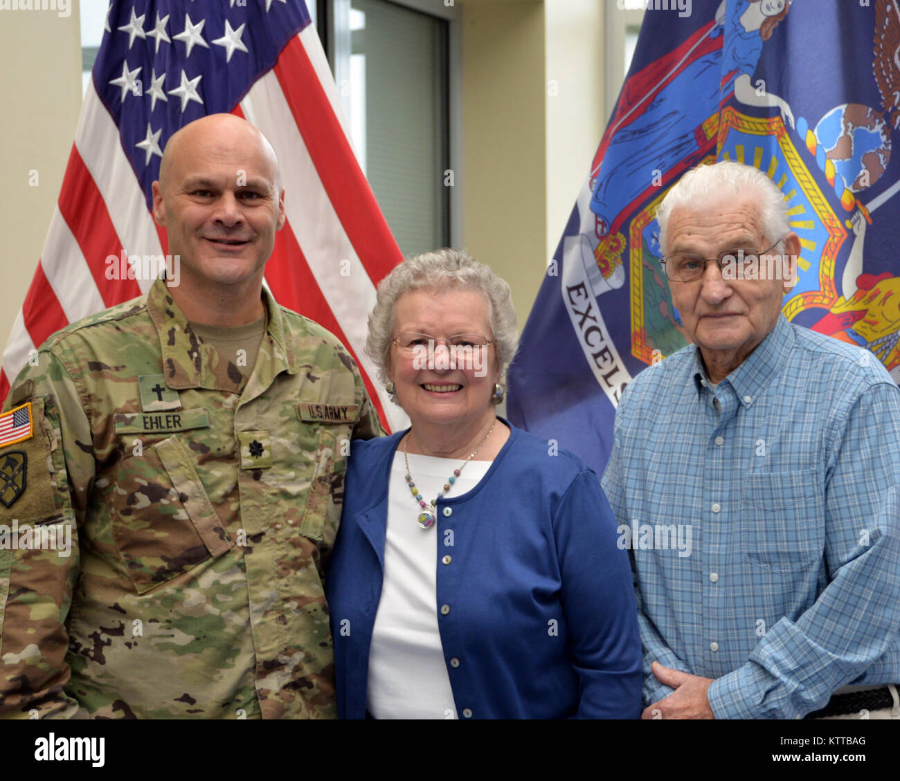 Parents war military soldier conflict conflict hi-res stock photography ...