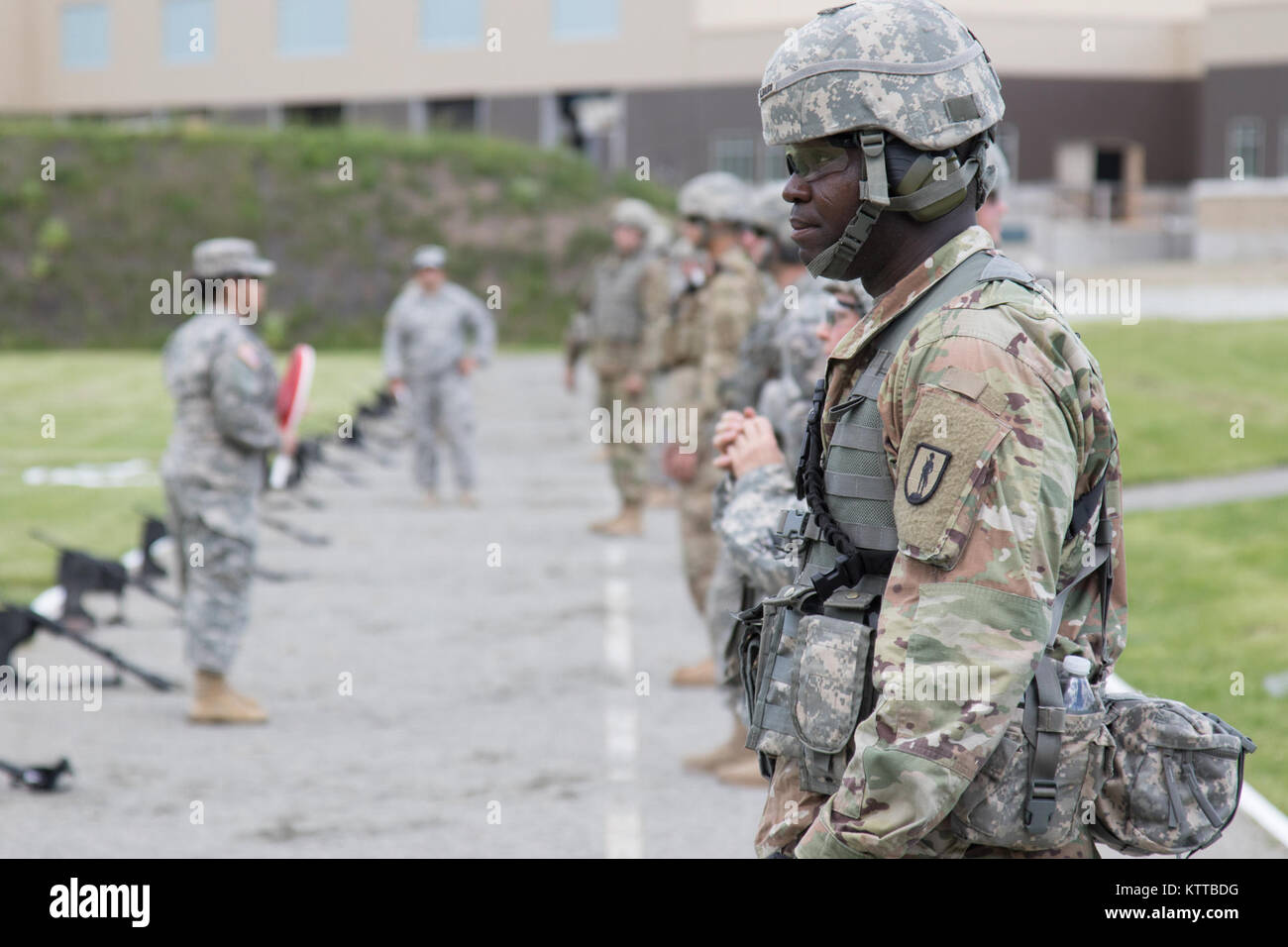 New York National Guardsmen wait to calibrate their M4 carbines during ...