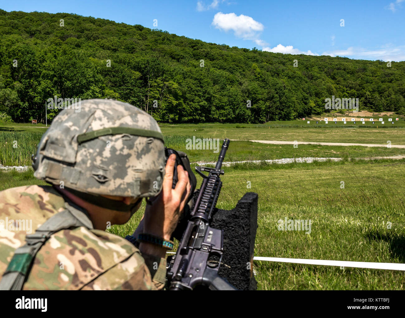 Infantry training battalion delta hi-res stock photography and images ...