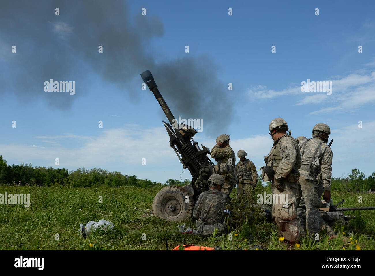 U.S. Army National Guard Soldiers from 1st Battalion, 258th Field ...