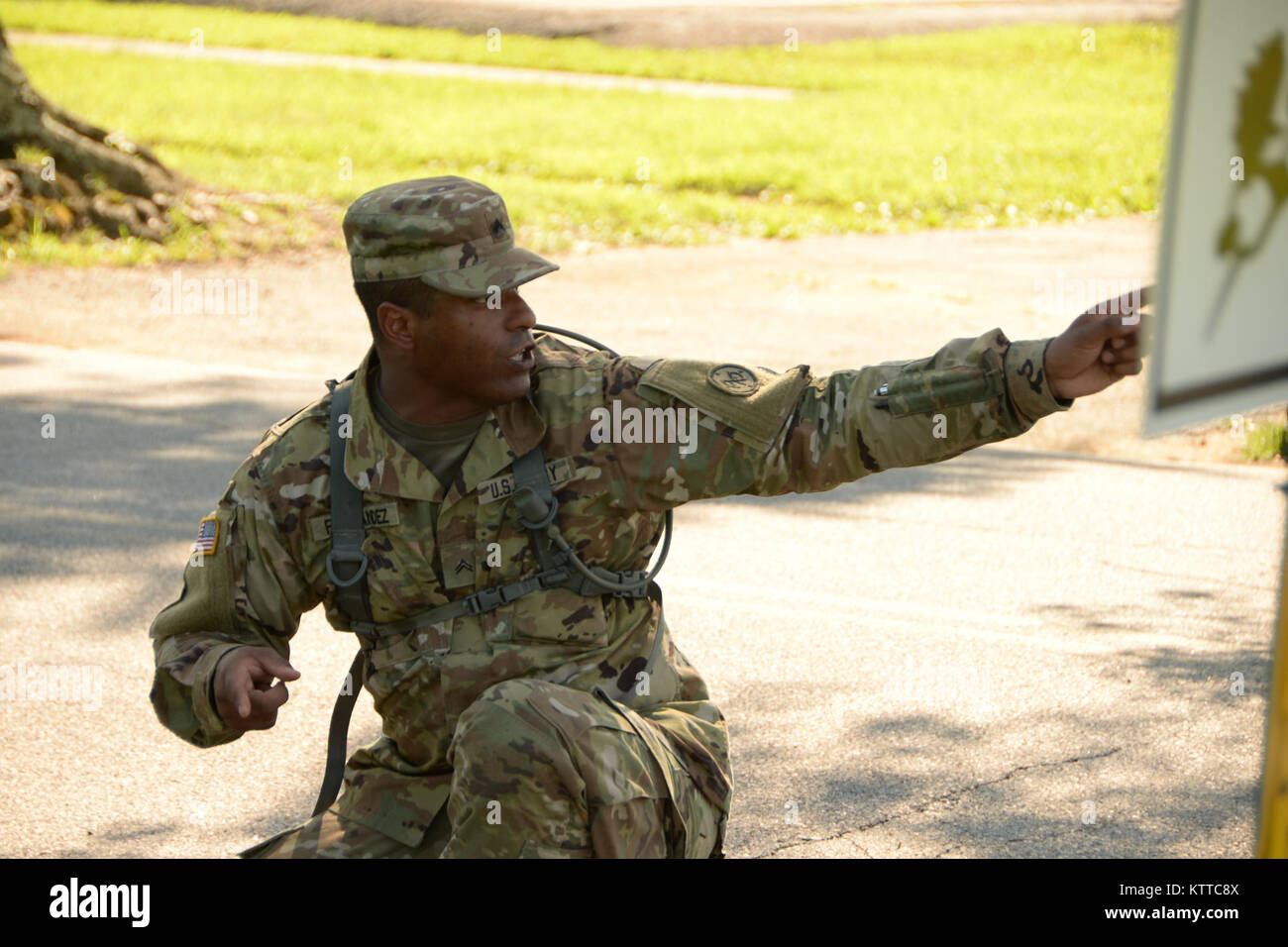 Field guide photo hi-res stock photography and images - Alamy
