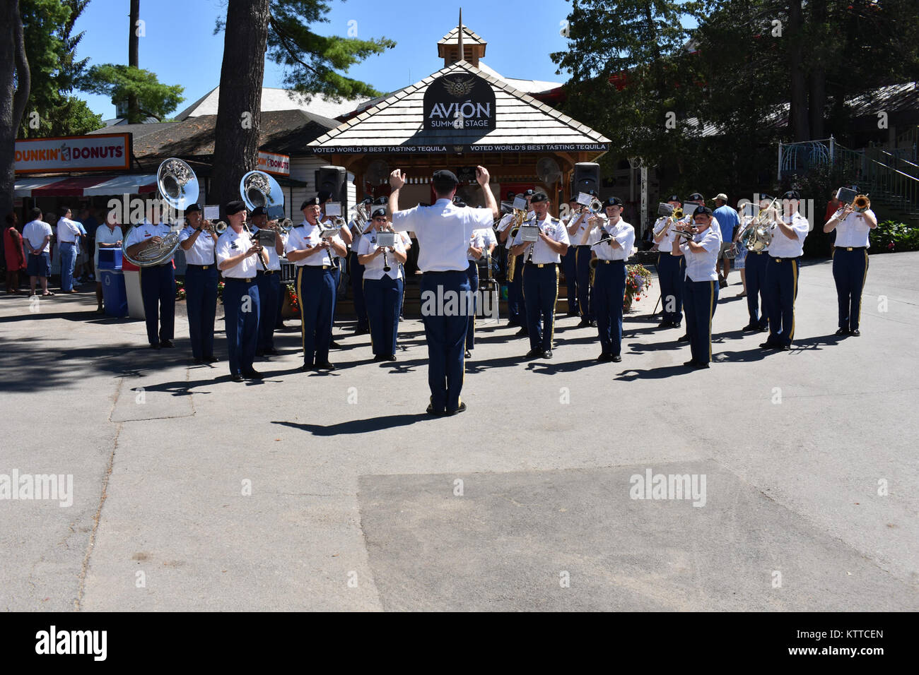 N.Y. Army National Guard Soldiers from the 42nd Infantry Division Band ...