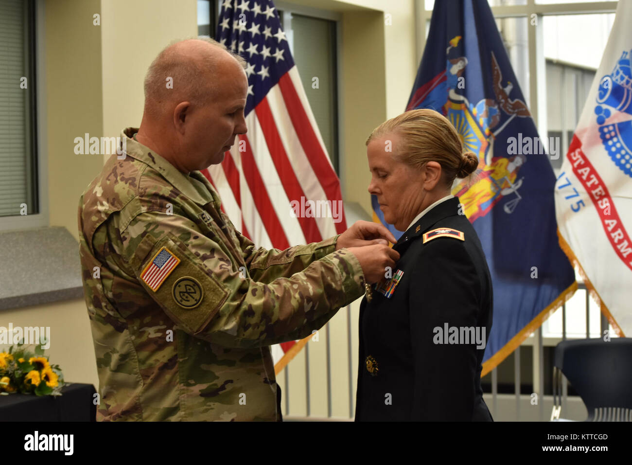 N.Y. Army National Guard Soldier, Brig. Gen. Raymond Shields(left ...