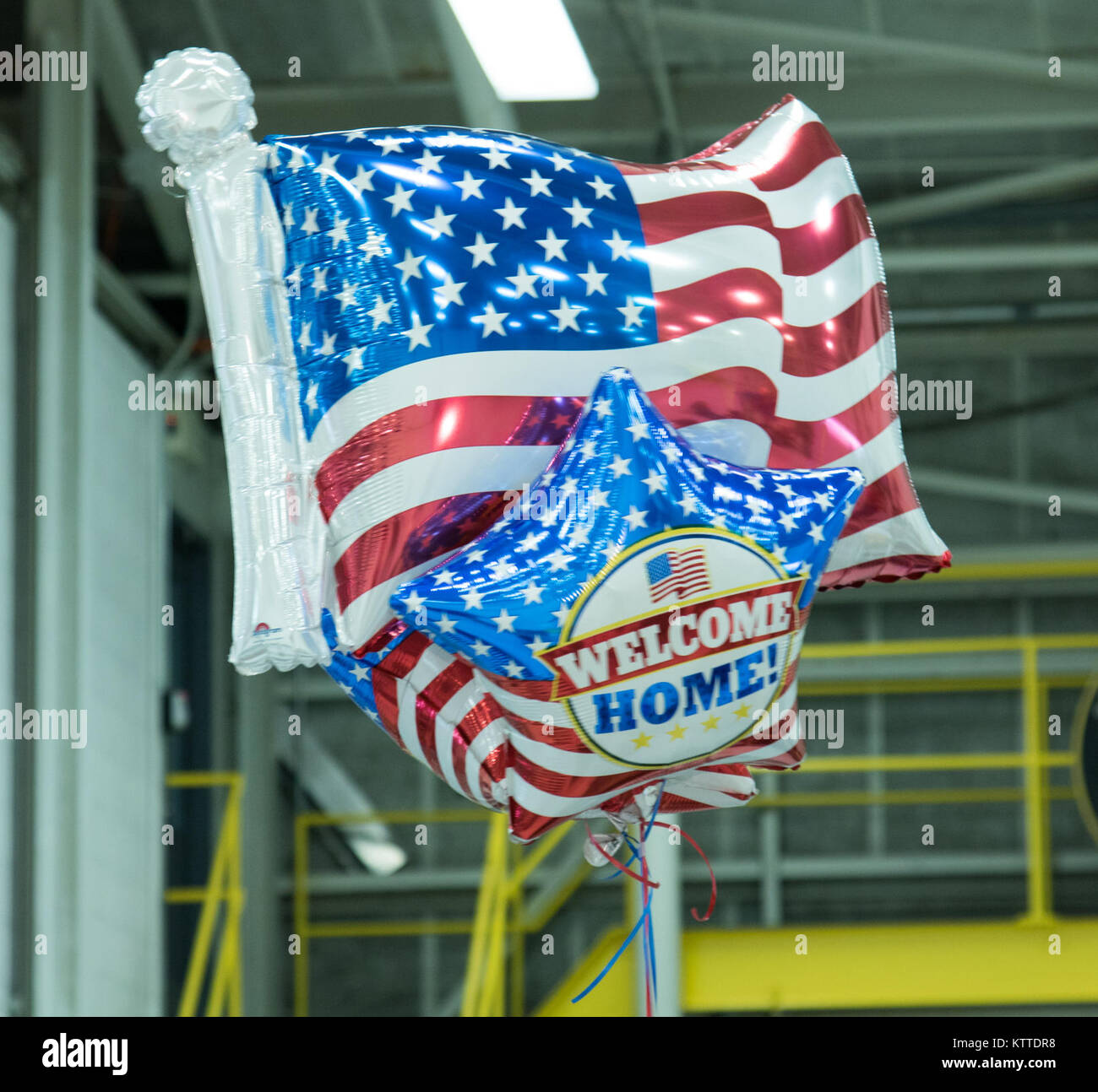New York Army National Guard Soldiers with the 1156th Engineer Company ...