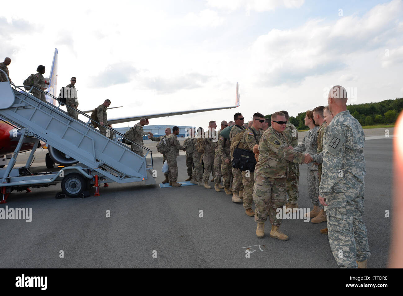 New York Army National Guard Soldiers attached to the 1156th Engineer ...