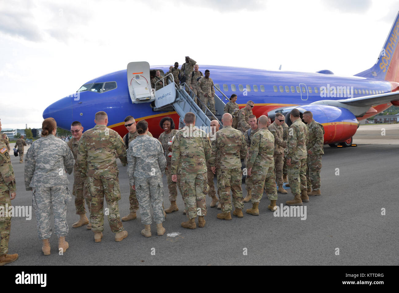 New York Army National Guard Soldiers attached to the 1156th Engineer ...