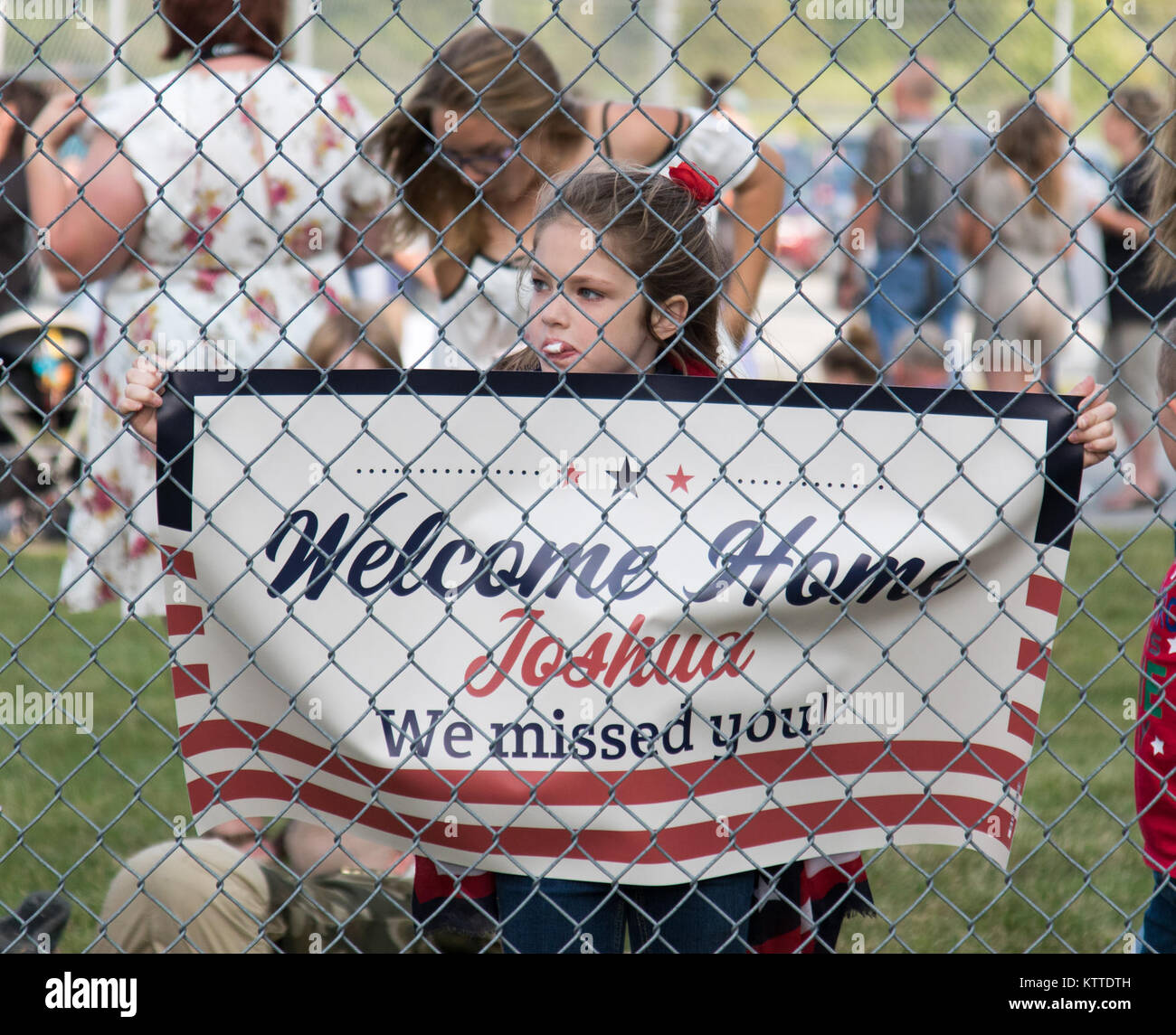 New York Army National Guard Soldiers with the 1156th Engineer Company ...