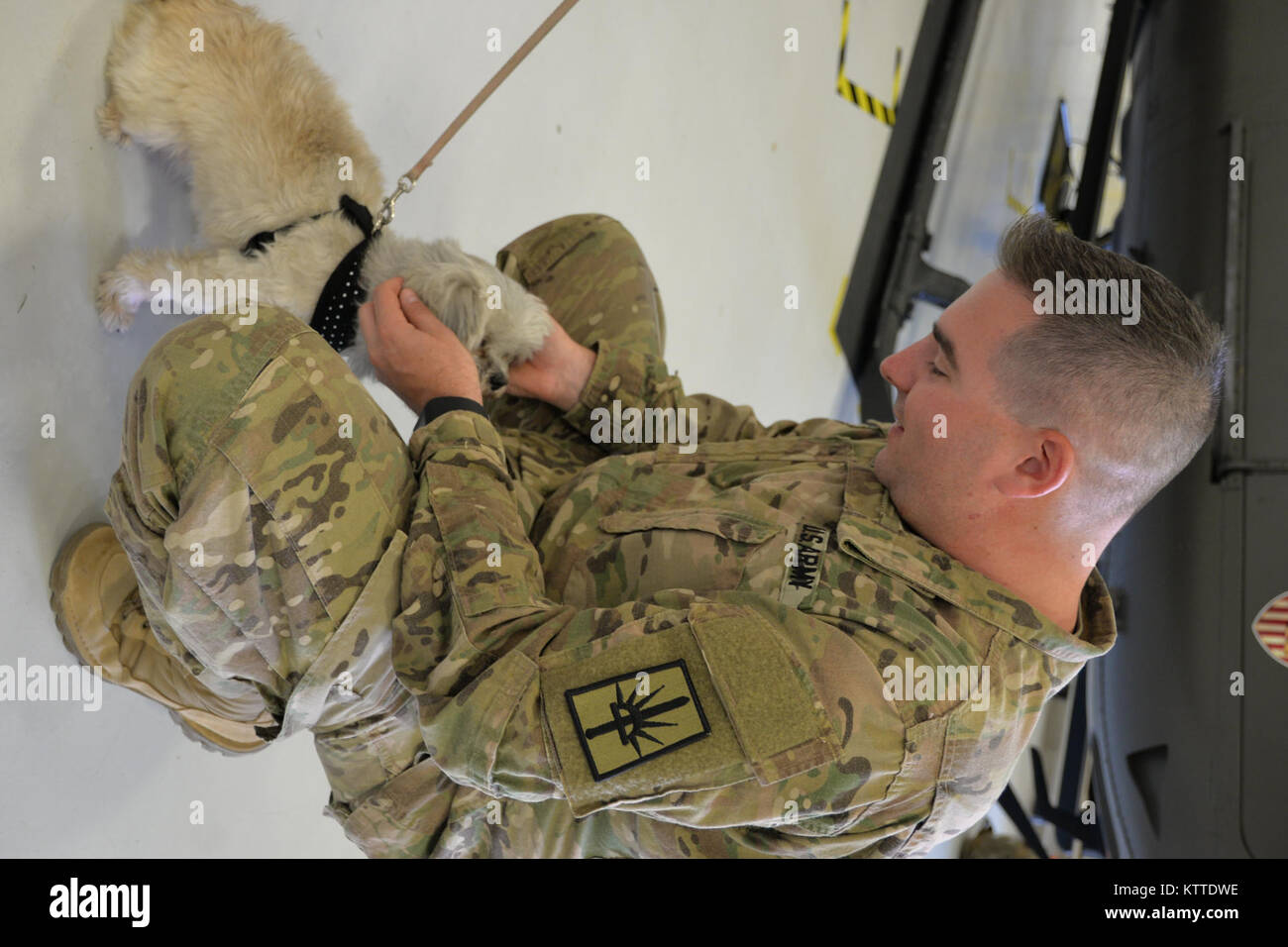 National army soldiers pose photo hi-res stock photography and images ...