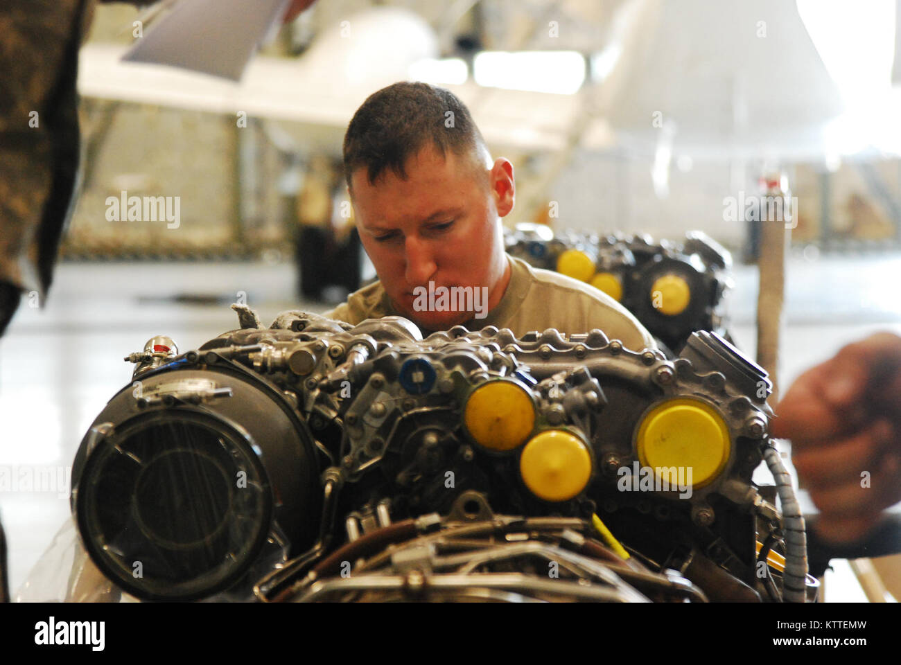 N.Y. Army National Guard Soldier, Spc. Damon Finch, assigned to A Co ...