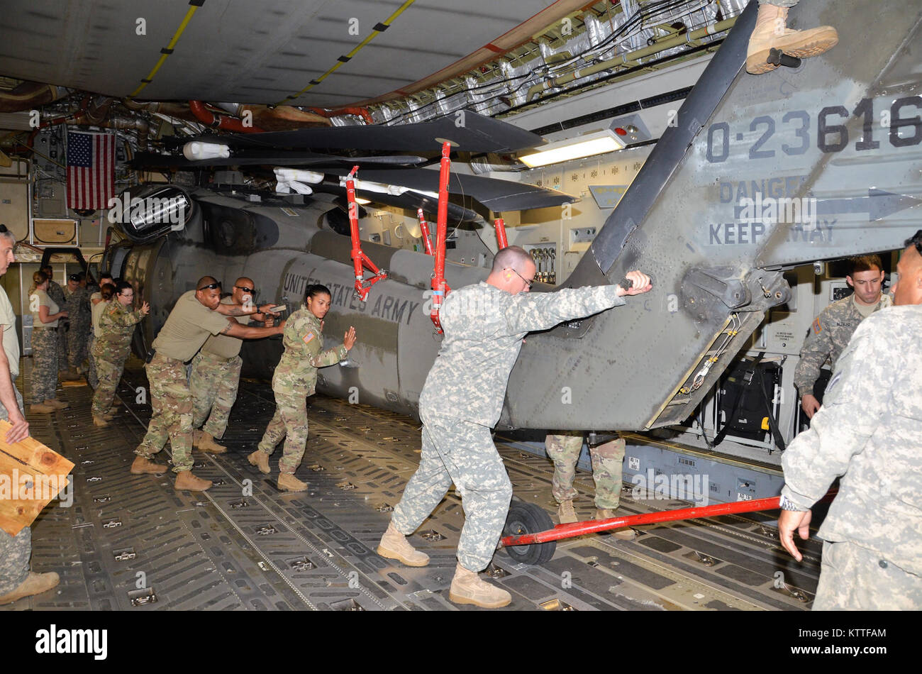 New York Army National Guard Soldiers of the 3rd Battalion, 142nd ...