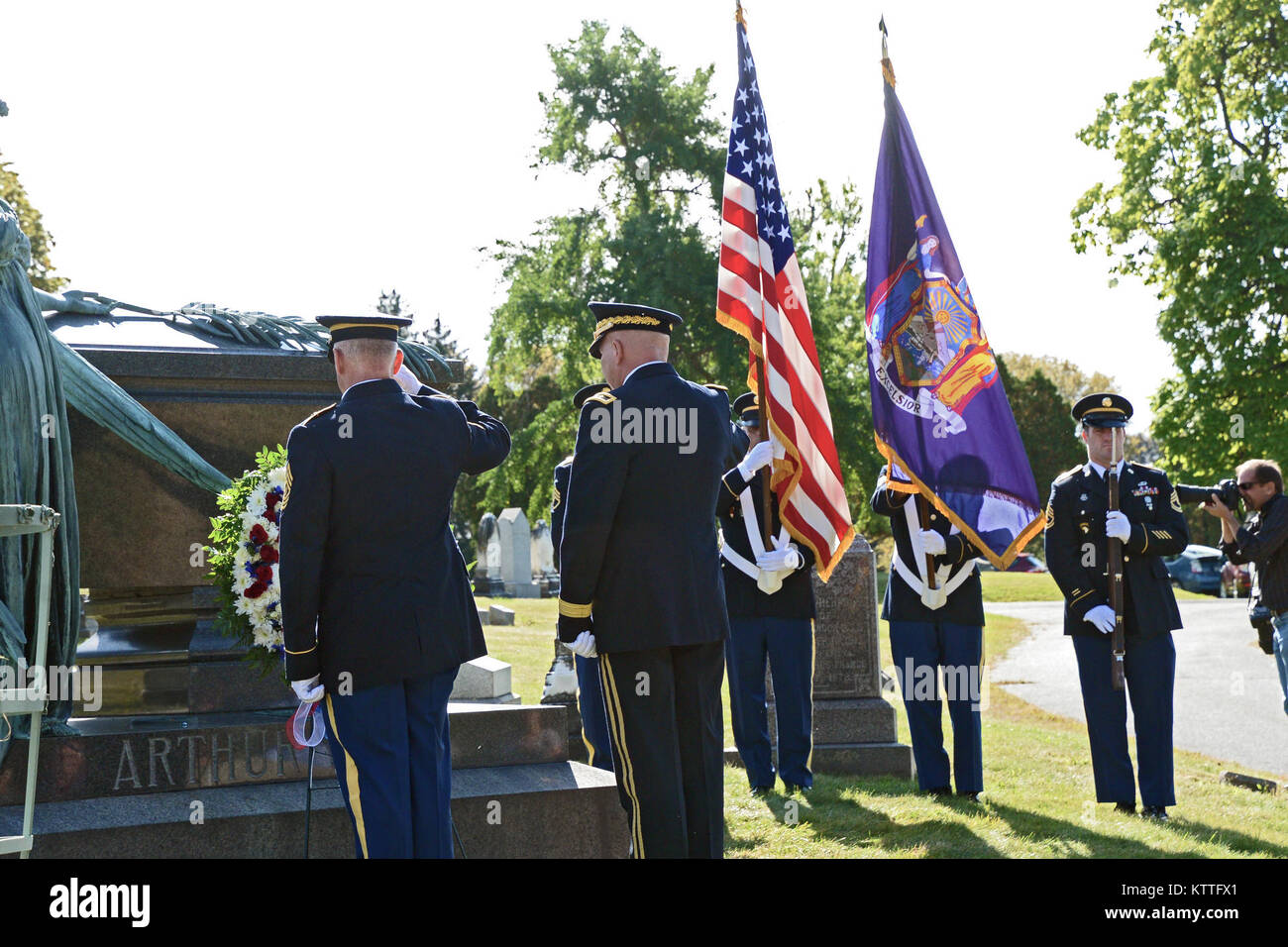 Major general raymond shields hi-res stock photography and images - Alamy