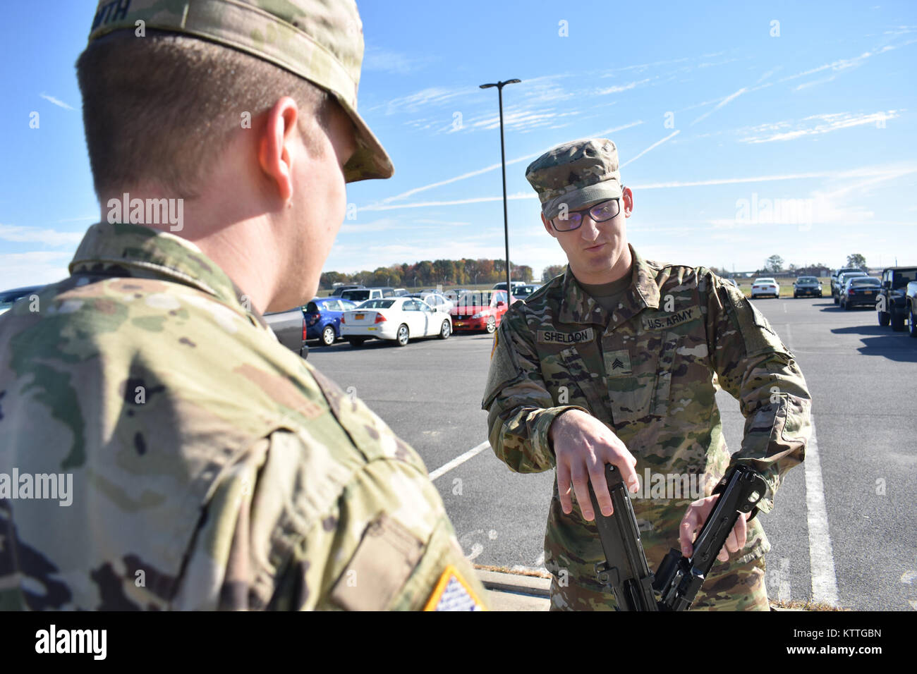 N.Y. Army National Guard Soldier, Sgt. Alexander Sheldon (Center ...