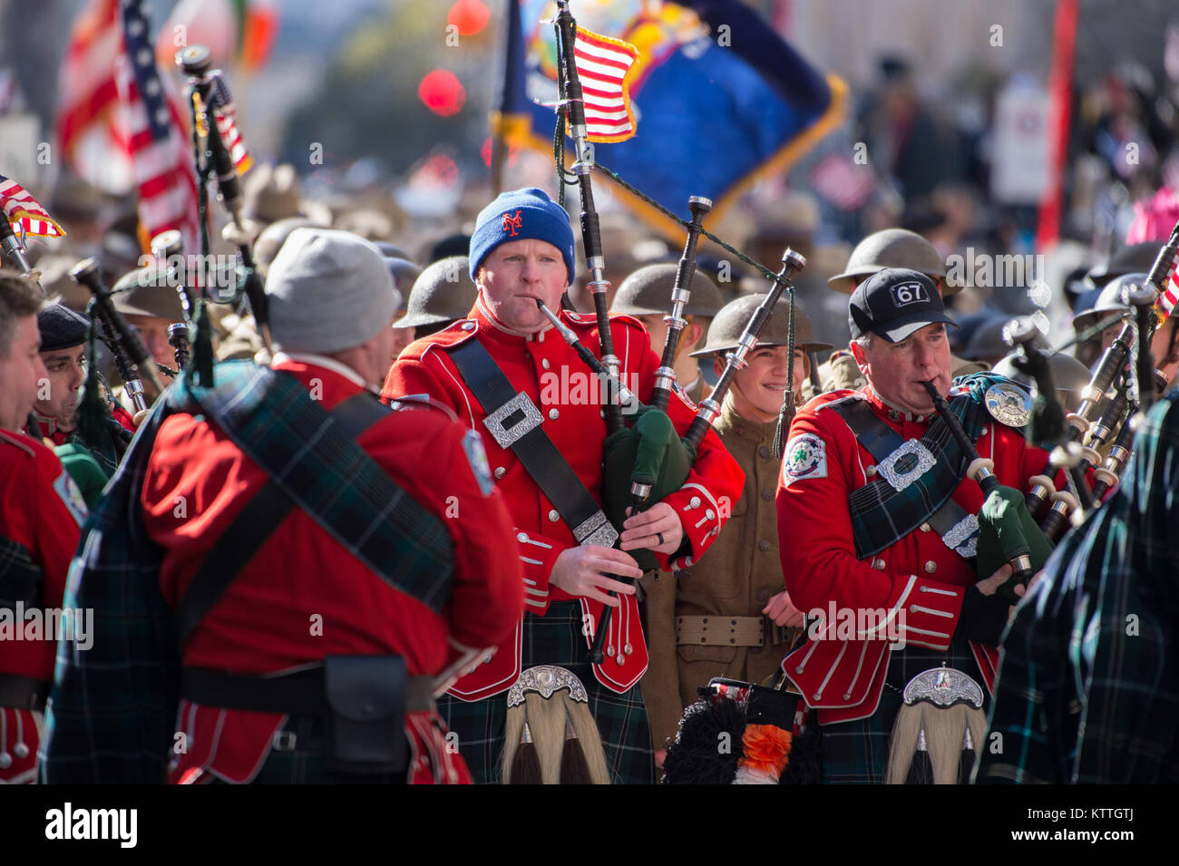 Servicemembers from the Navy, Air Force, Marines, Army and Coast Guard ...
