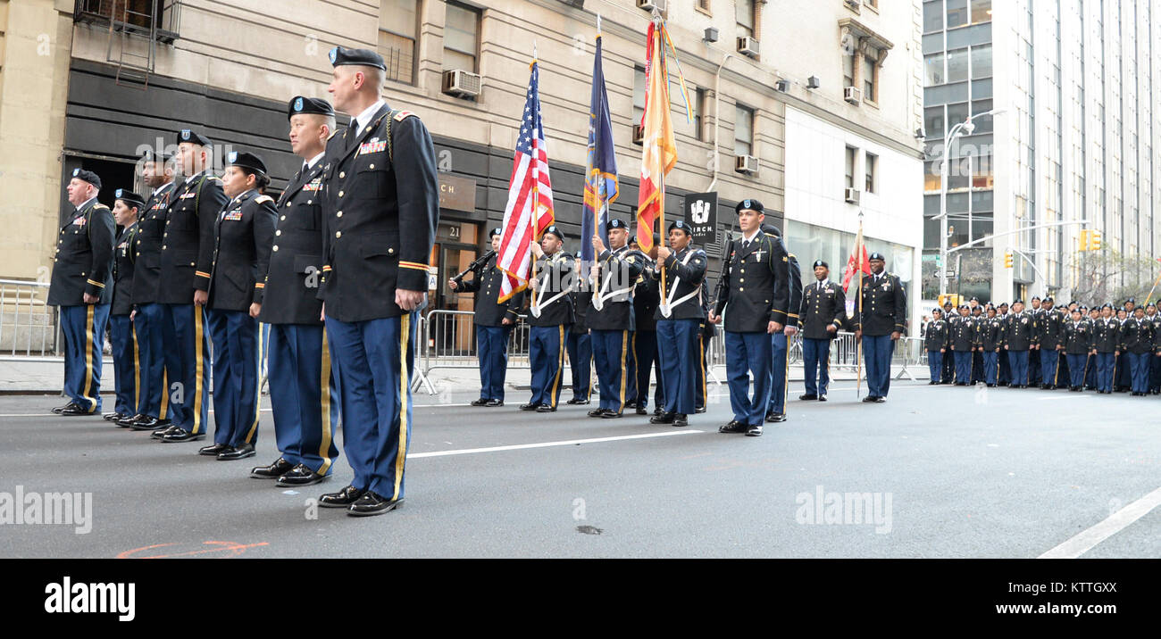 Soldiers from the New York Army National Guard, 369th Sustainment ...