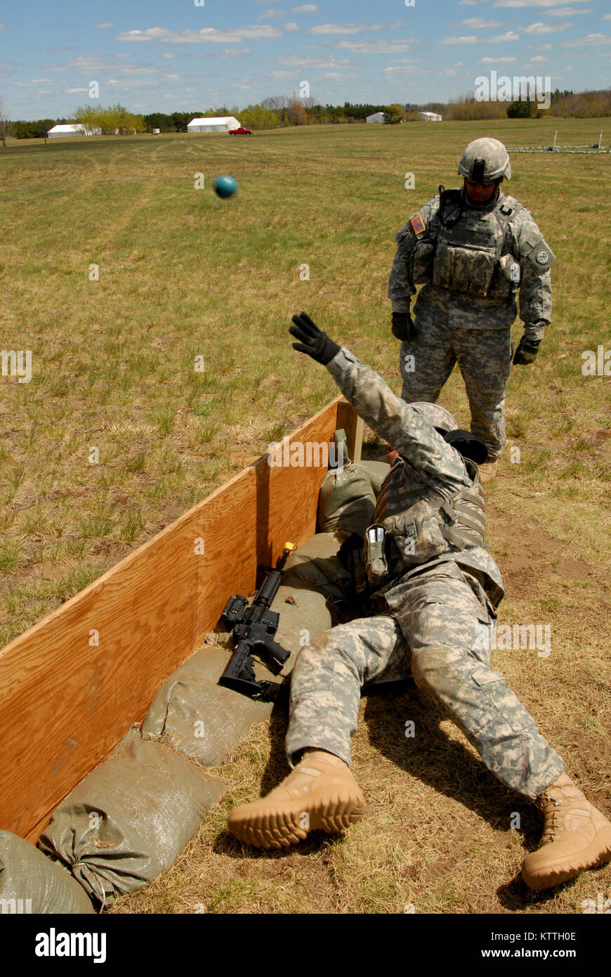 U.S. Army National Guard personnel daily duties and life. Working ...