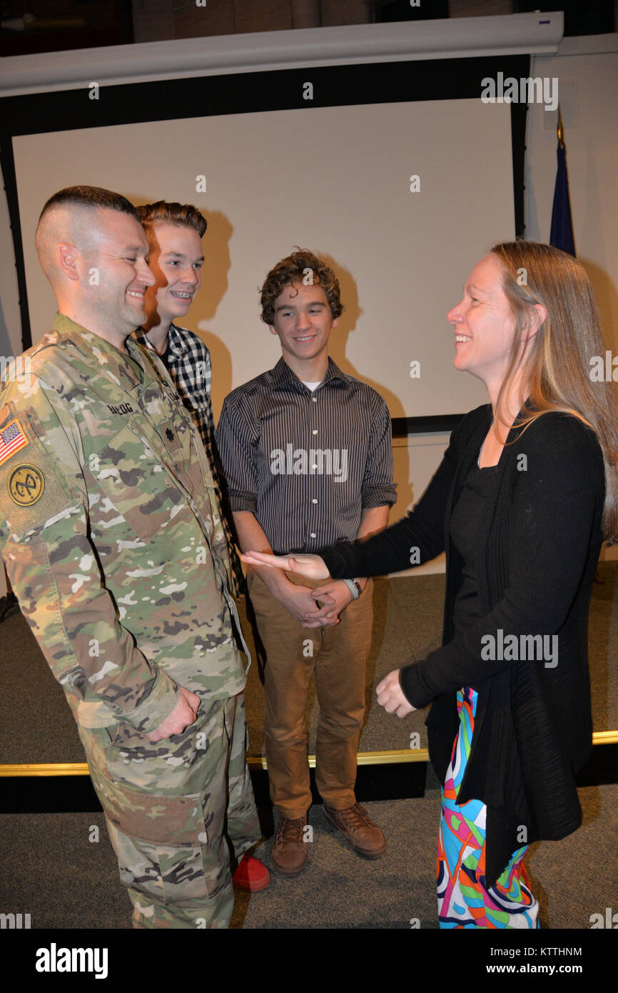 New York Army National Guard Soldier Lt. Col. Todd Balog( left ...