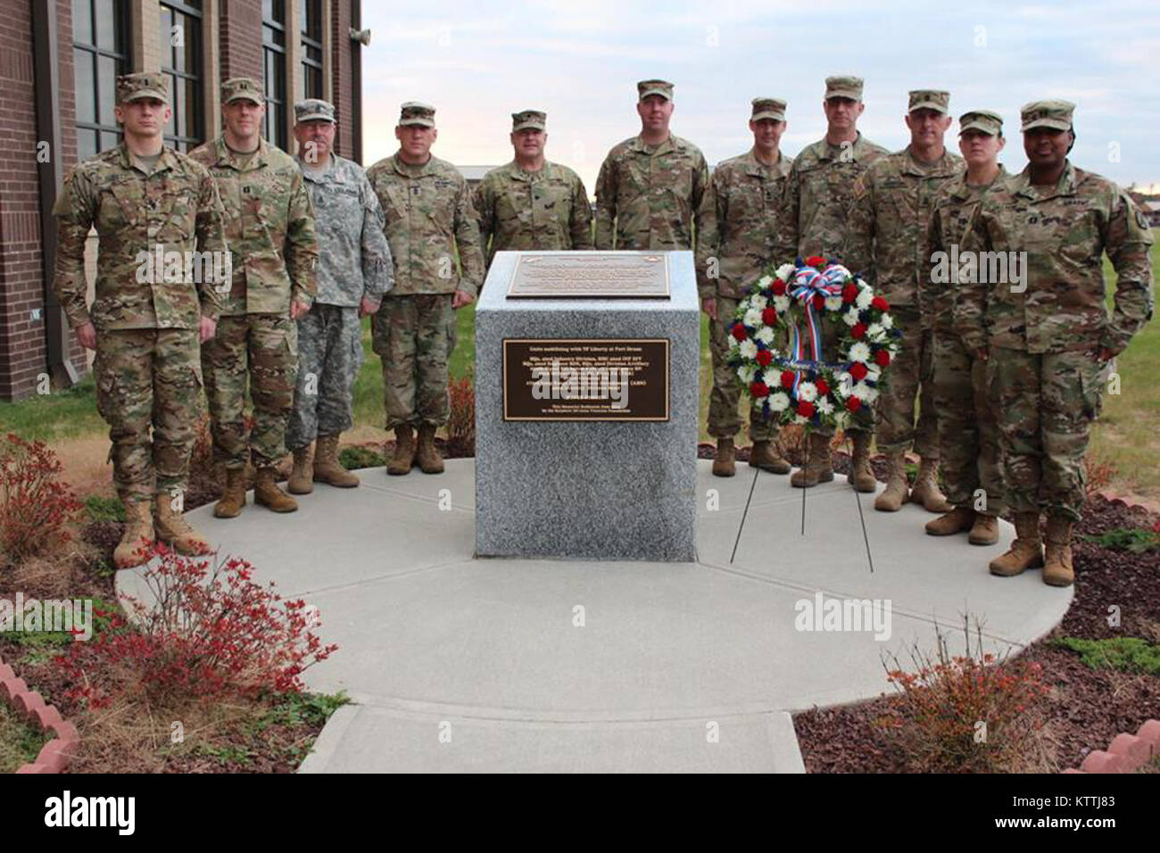 New York Army National Guard Soldiers of the 10th Mountain Division ...