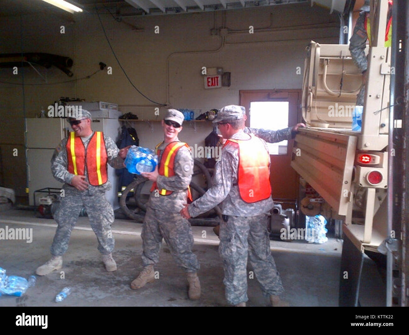 U.S. Army National Guard personnel daily duties and life. Working ...