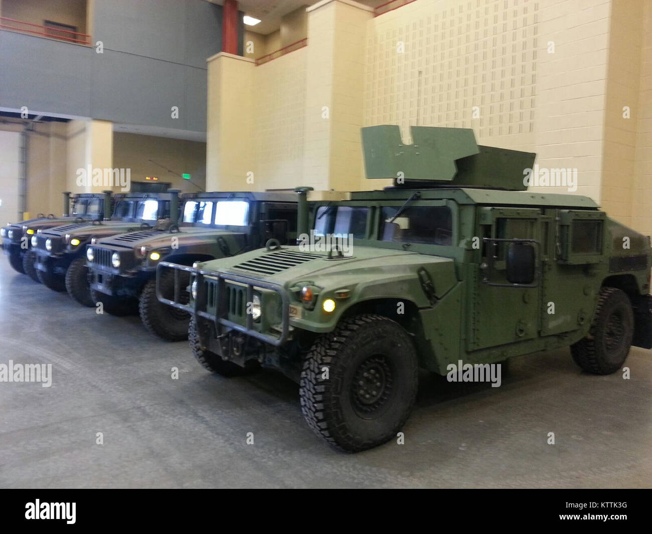 U.S. Army National Guard personnel daily duties and life. Working ...