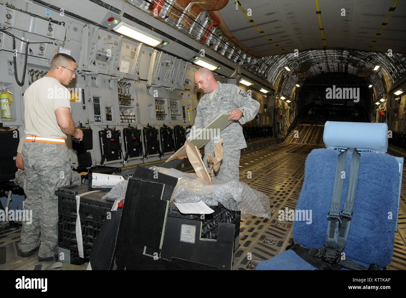 STEWART ANGB-- Master Sgt Ed Welton and Airman 1st Class Chris Nunez of ...