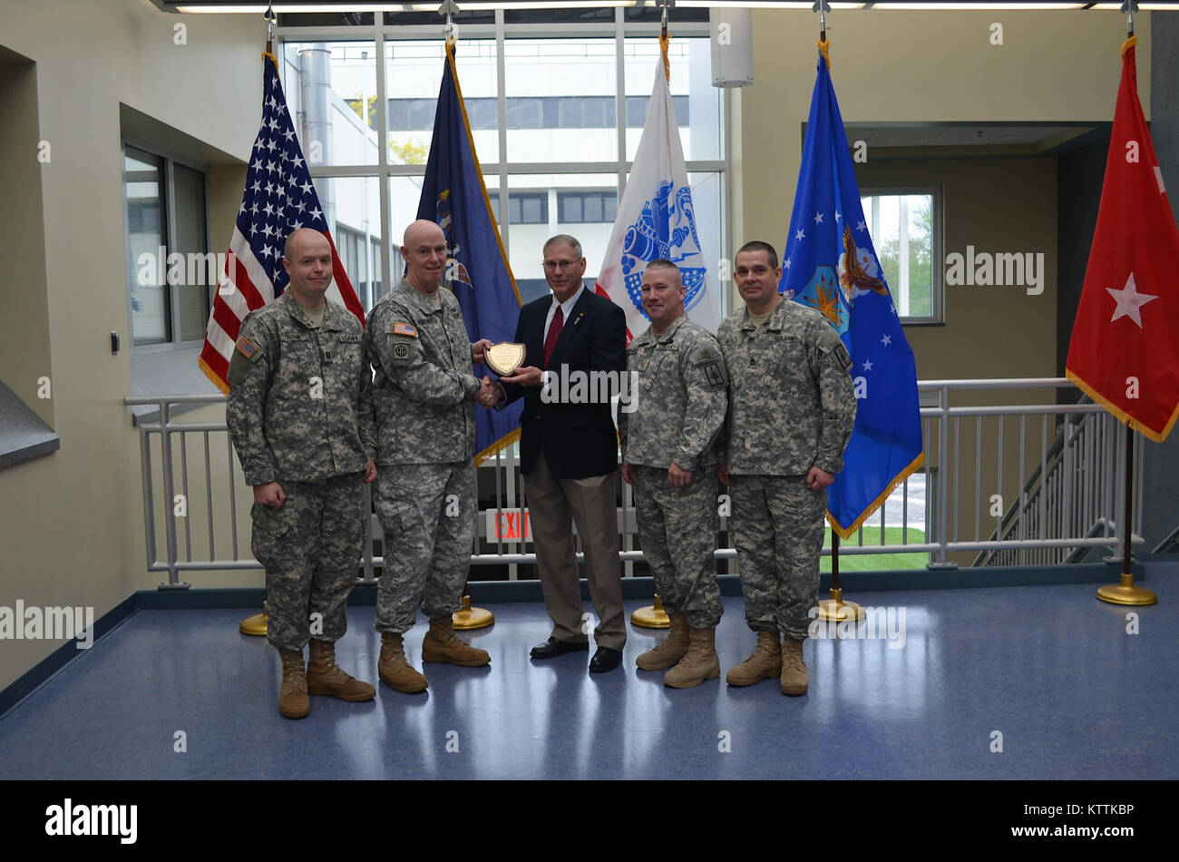 LATHAM--Leaders of the New York Army National Guard’s 204th Engineer ...