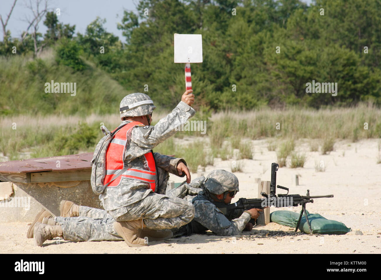 New York Army National Guard Soldiers of the 1156 Vertical Construction ...