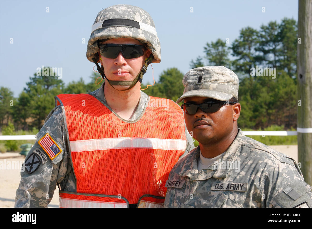 New York Army National Guard Soldiers of the 1156 Vertical Construction ...