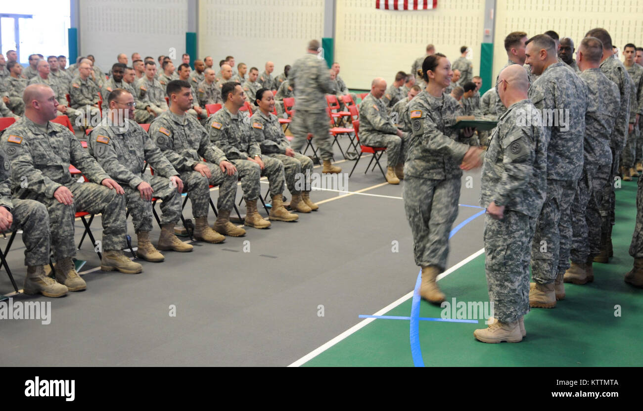U.S. Army National Guard personnel daily duties and life. Working ...