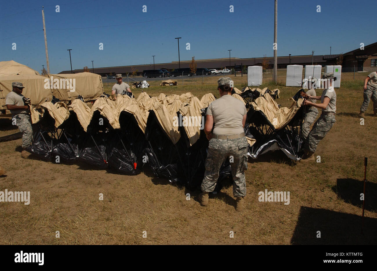 U.S. Army National Guard personnel daily duties and life. Working ...