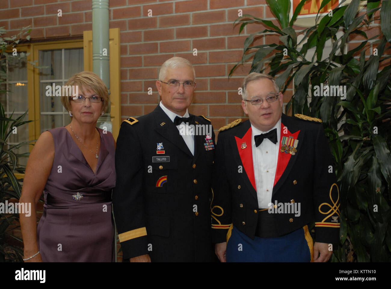 U.S. Army National Guard personnel daily duties and life. Working ...