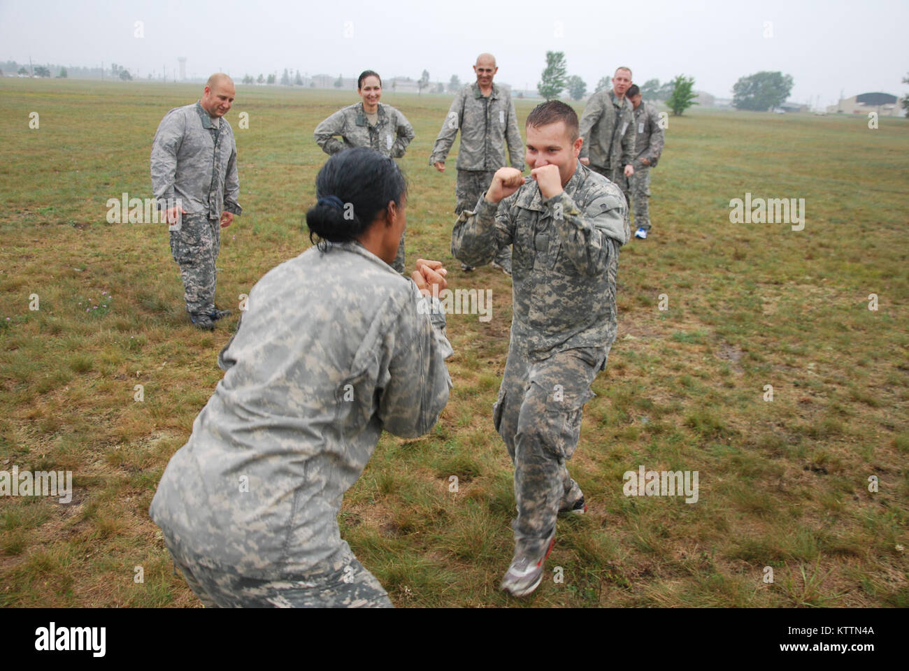 U.S. Army National Guard personnel daily duties and life. Working ...